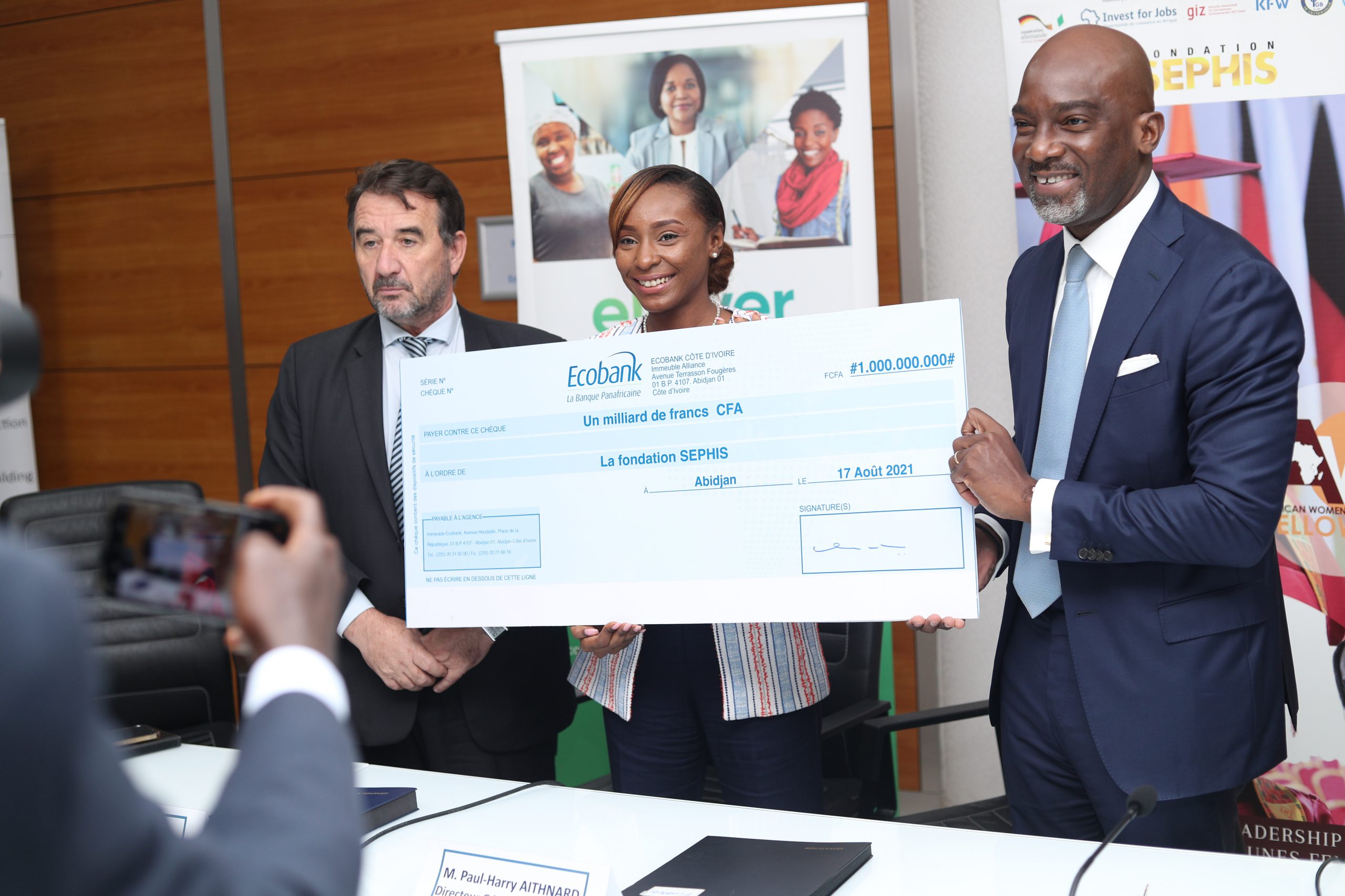 ECOBANK octroi un financement d’un Milliard - abidjanPEOPLE